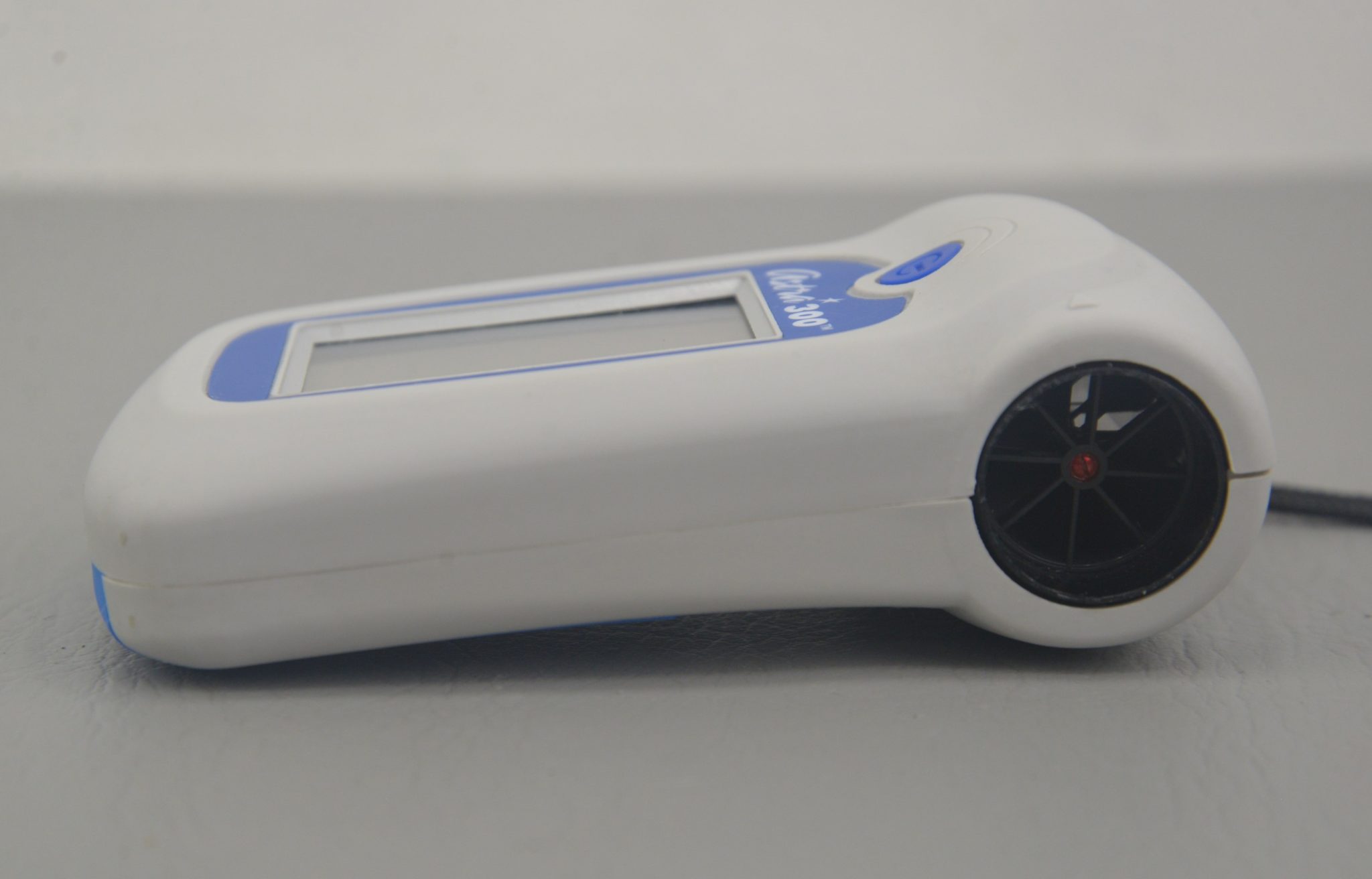 SDI Diagnostics Astra 300 Multi-Functional Touchscreen Spirometer 29-5300 w/ Case – Rhino Trade LLC