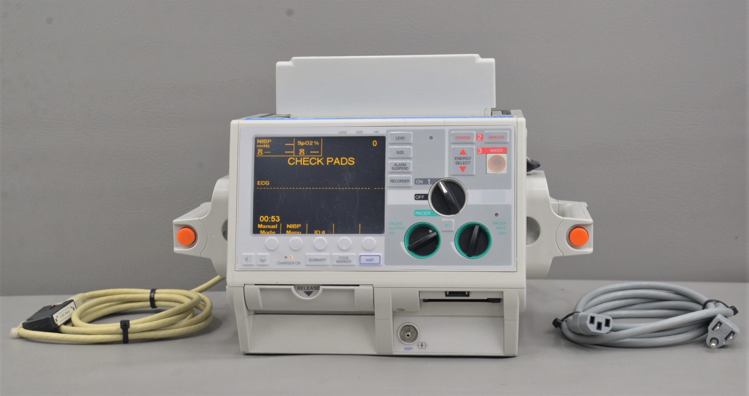 Zoll M-Series Biphasic 200J Defibrillator Monitor Lead ECG, 40% OFF