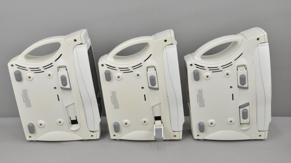 Lot of 4 Masimo Set Radical 7 Rainbow Patient Monitor w/ 5 RDS-1 Base ...