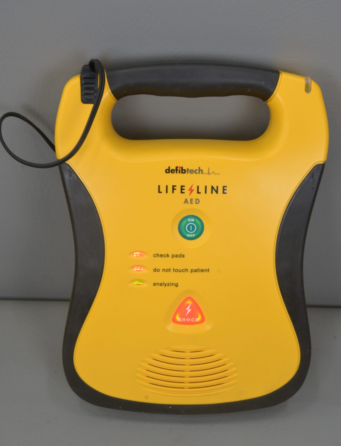 Defibtech Life Line DDU-100 Semi-Automatic Defibrillator w/ Pads & Case ...