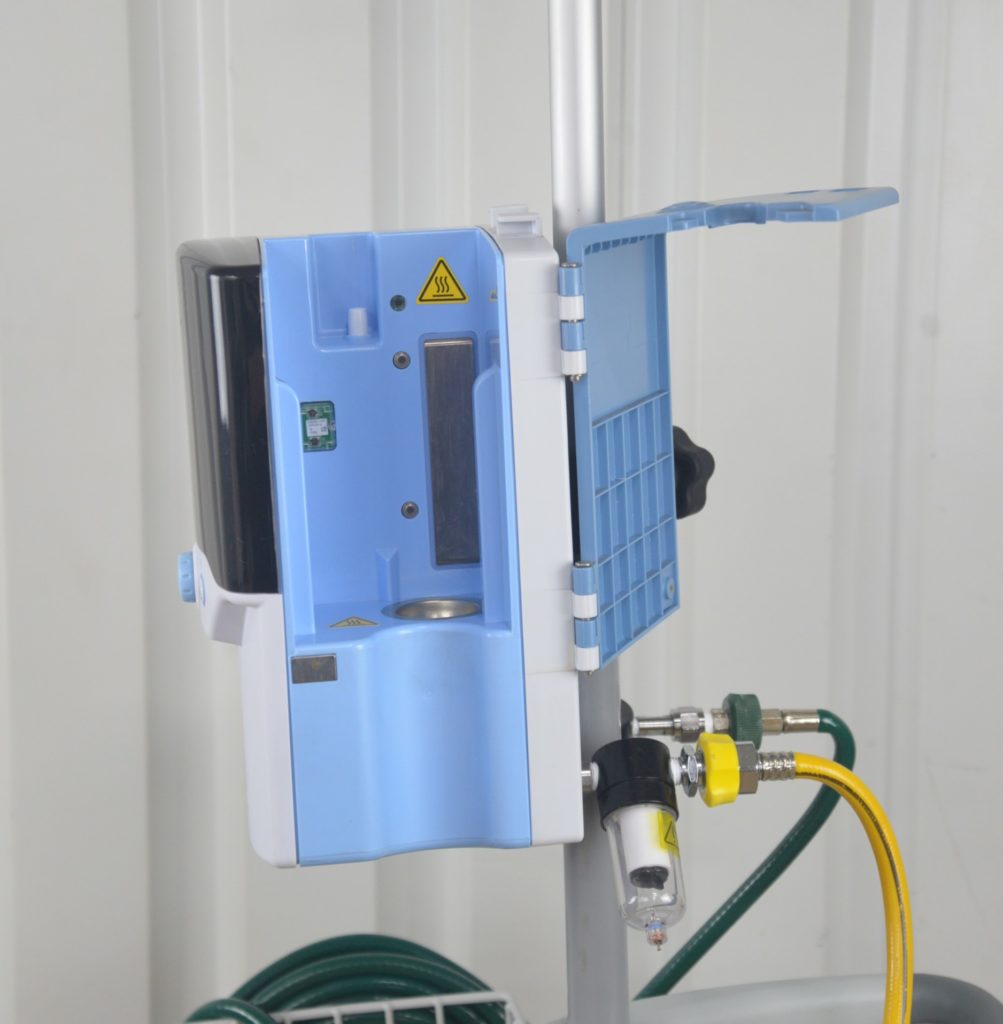 Vapotherm Precision Flow Humidifier with Rolling Stand & Hoses – Rhino ...