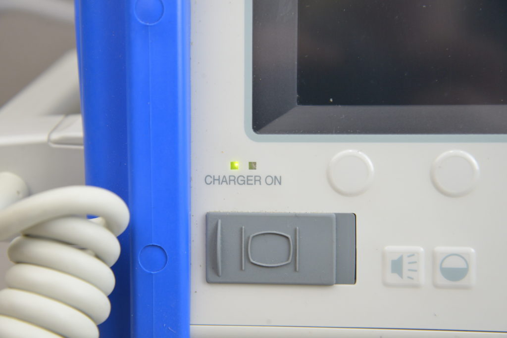 Zoll M Series CCT Biphasic 8000-0851-30 Defibrillator Monitor-Recorder ...