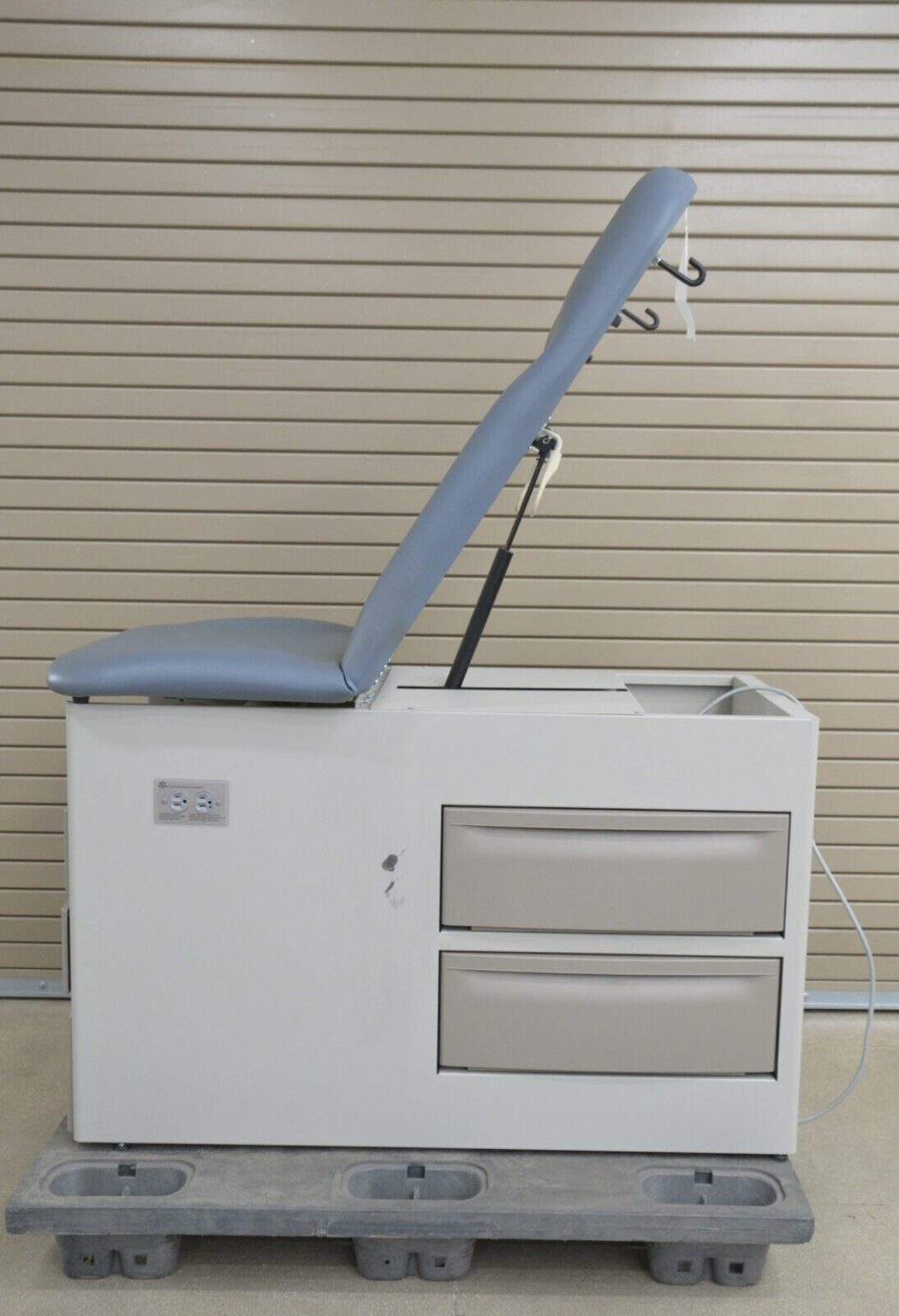 Brewer 5000/5001 Examination Table – Rhino Trade LLC
