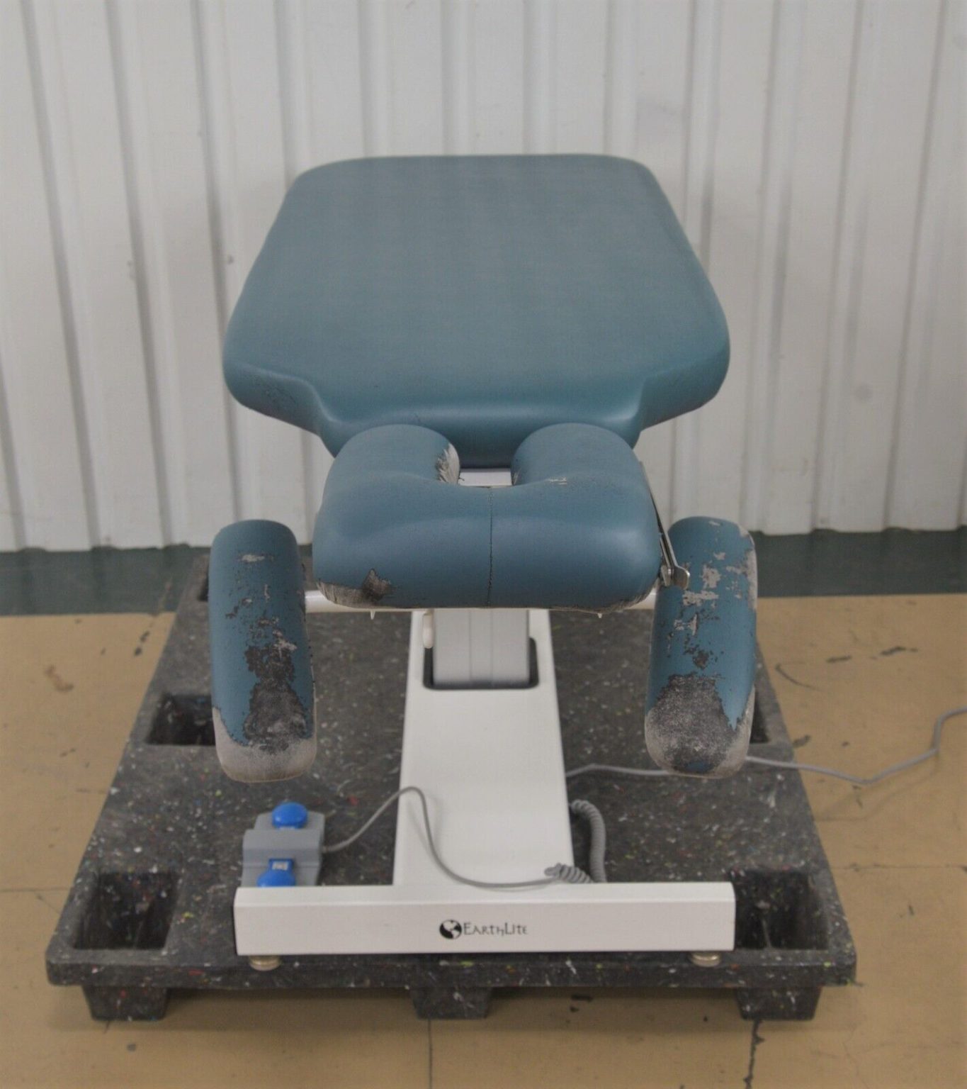 EarthLite 20101 Apex Lift Electric Hi-Lo Chiropractic Treatment Table ...