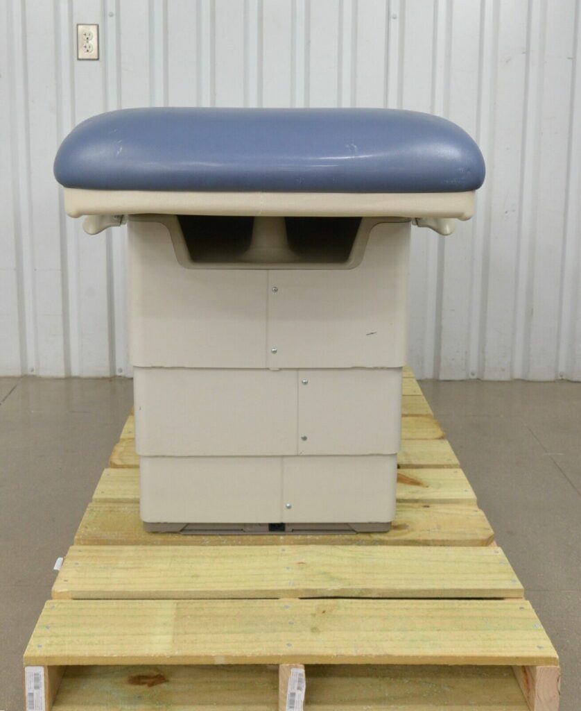 Midmark Ritter 222-008-202-4 Barrier Free Power Examination Chair w ...