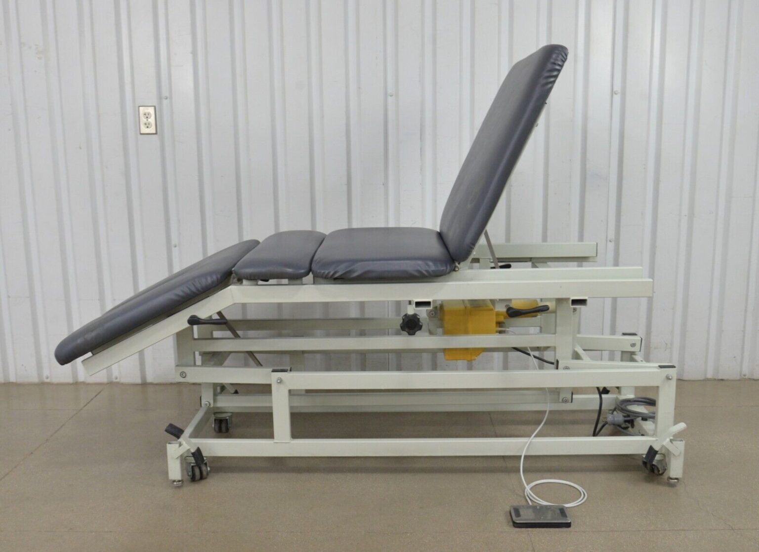 Chattanooga Group Triton TRE-24 Traction Table W/ Foot Switch – Rhino ...