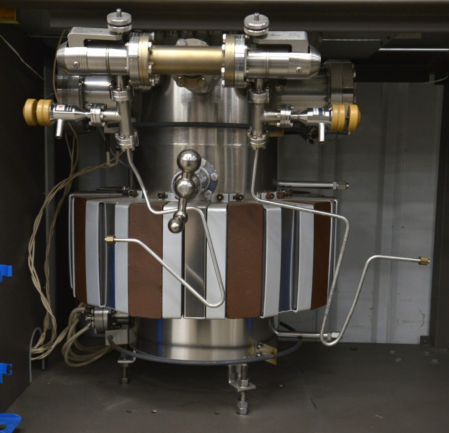 Perkin Elmer Ion Pump & Vacuum Chamber Pump Station Sputtering System ...