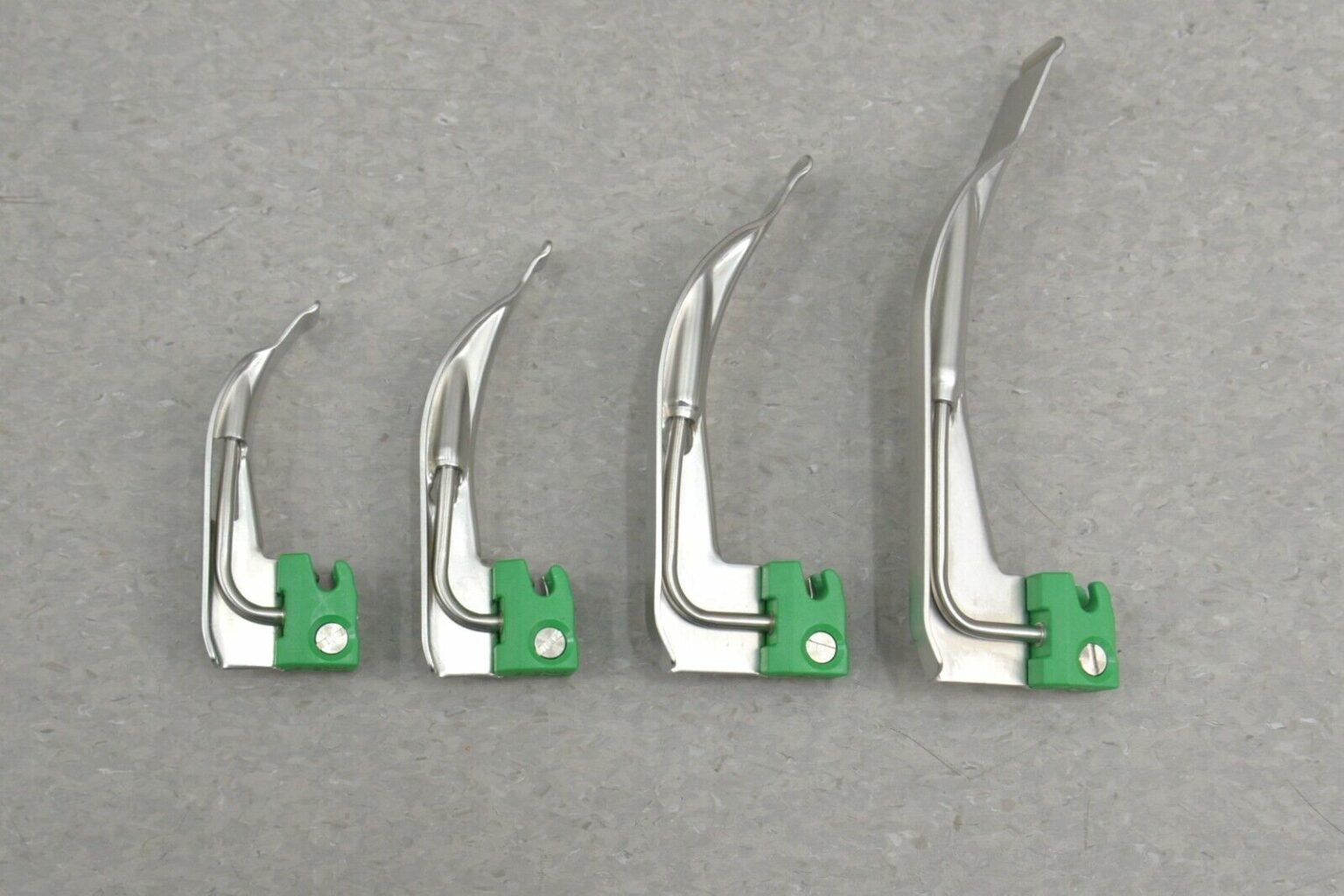 Welch Allyn 69096 Macintosh Laryngoscope Set – Rhino Trade LLC