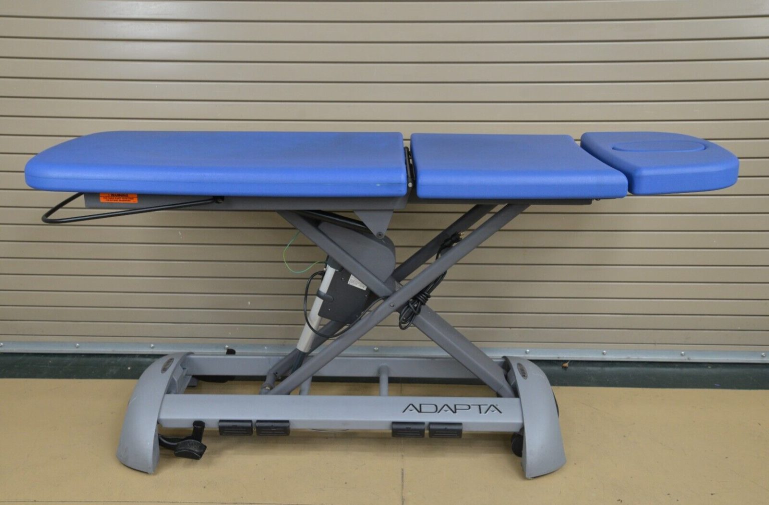Chattanooga Group Adapta 3320 Summit 3 Three Section Treatment Table ...