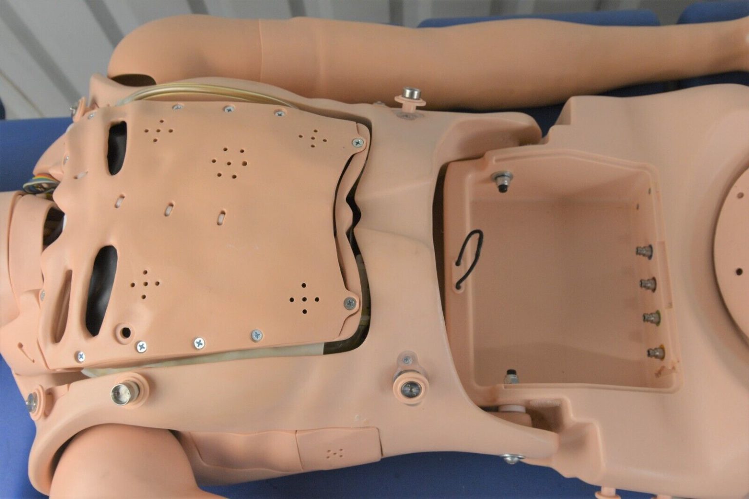 Laerdal SimMom 377-05050 W/ VitalSim Vital Signs Simulator & Controller ...