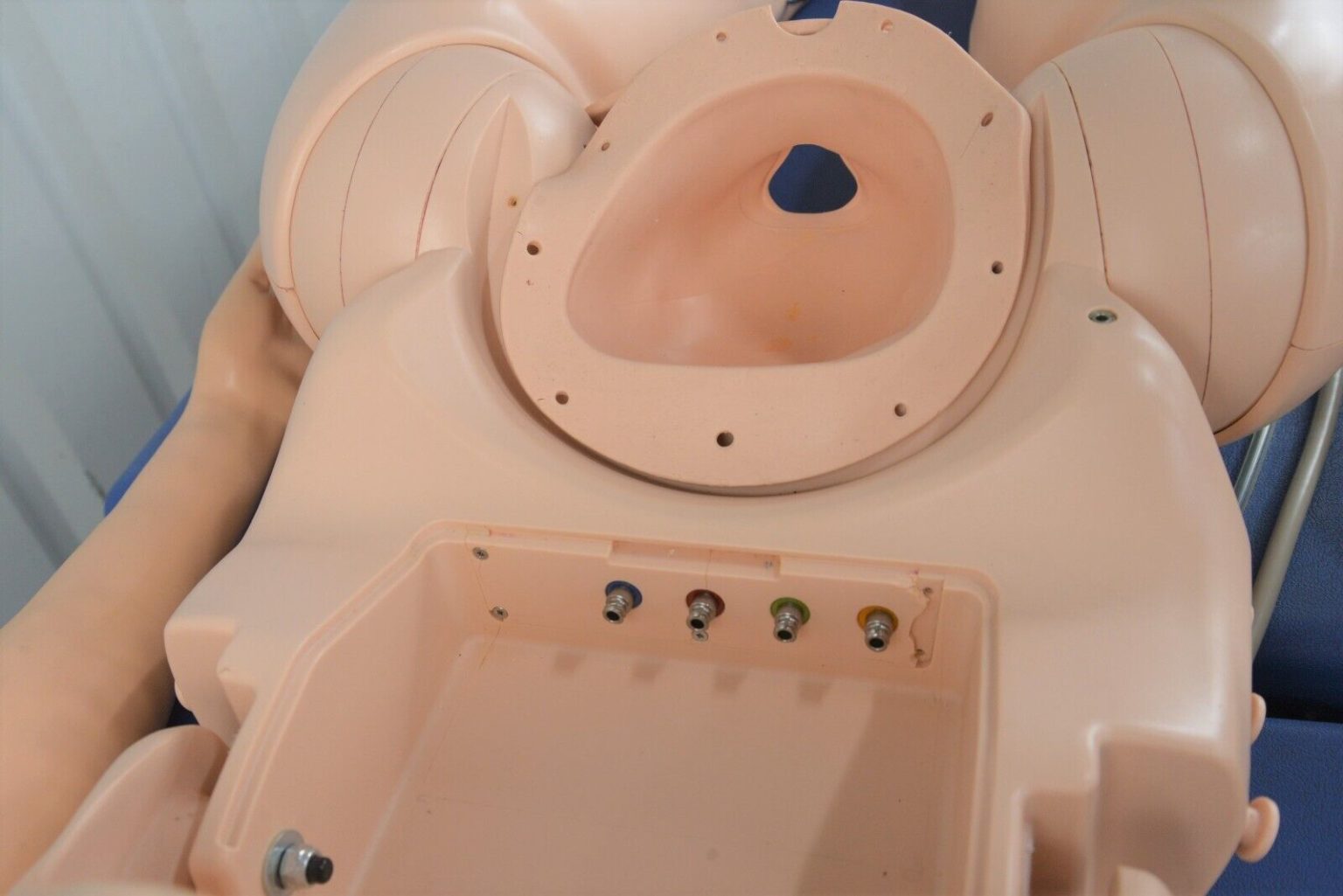 Laerdal SimMom 377-05050 W/ VitalSim Vital Signs Simulator & Controller ...