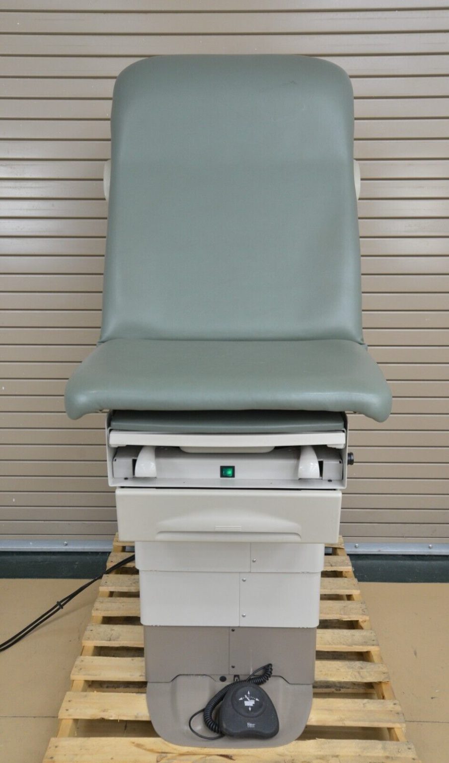 Midmark Ritter 223-016 Barrier Free Hi-Low Power Examination Chair w ...