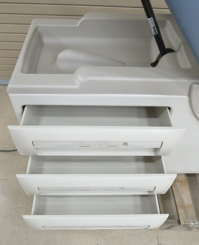 Midmark 604-001 Barrier Free Manual Examination Table – Rhino Trade LLC