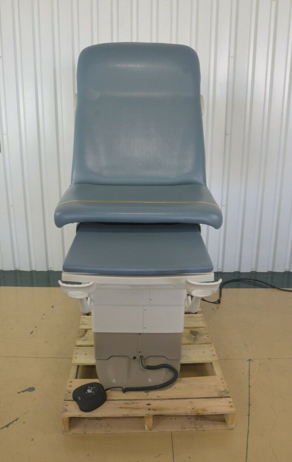 Midmark Ritter 223-016 Barrier Free Hi-Low Power Examination Chair w ...