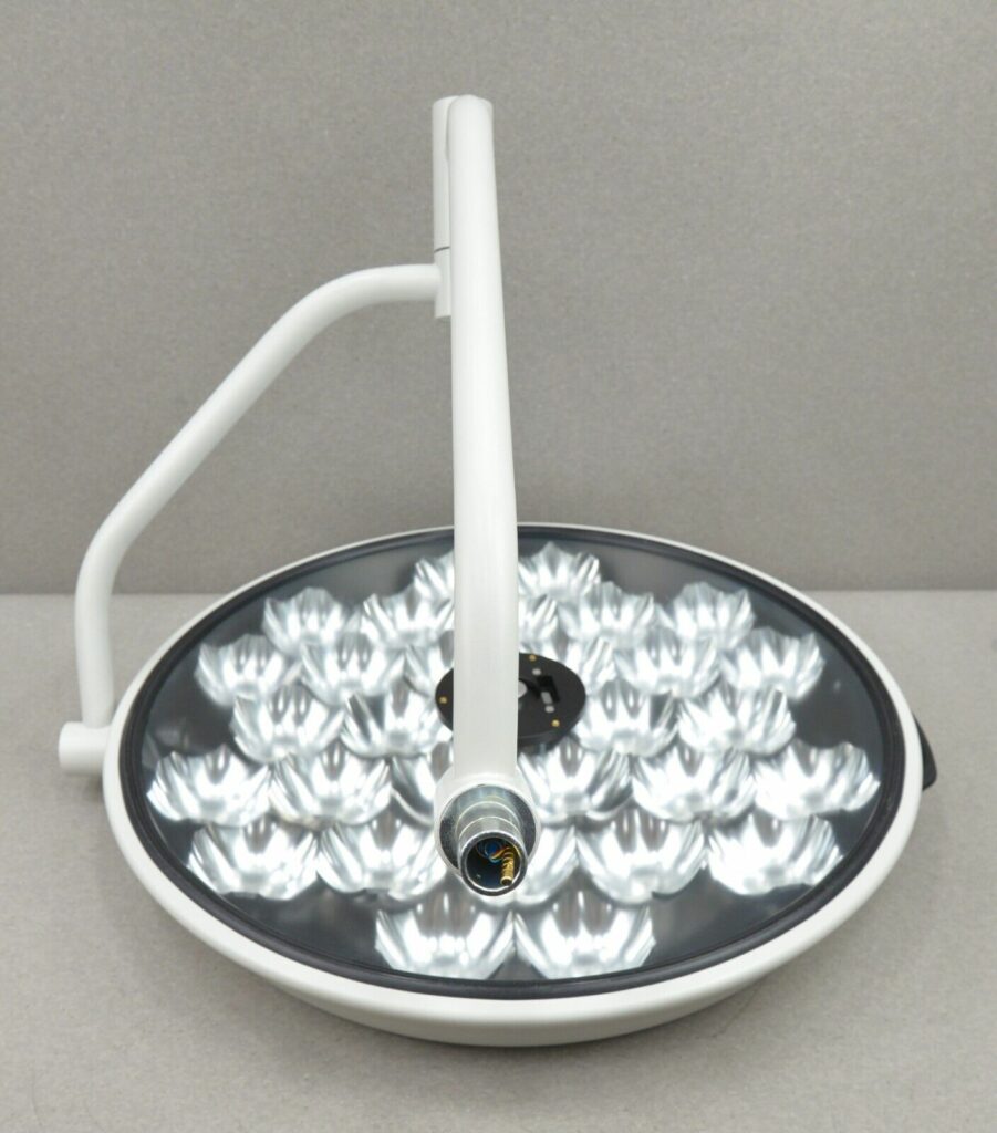 Stryker Visum LED 2 Surgical Light, Camera Ready 0682001253 – Rhino ...