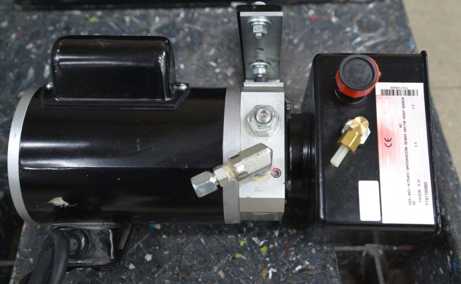 Blue Giant TL85 Strong Arm Hydraulic Vehicle Restraint Loading Dock ...