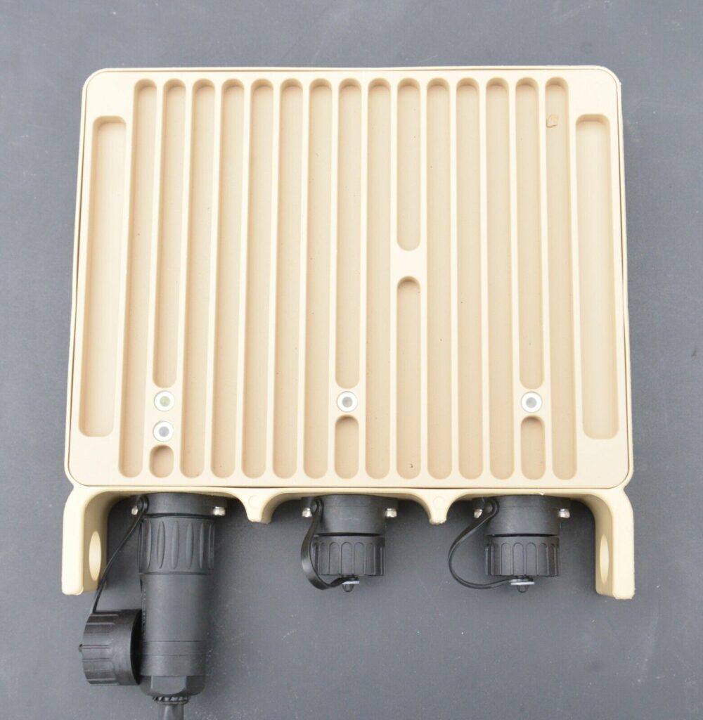 Iris Technology SPACES II Portable Military Solar Energy Field Kit ...