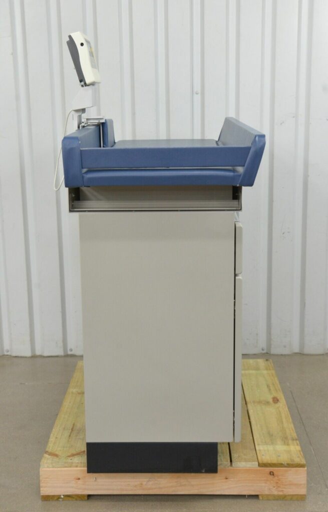 Midmark 409-006-206 Pediatric Examination Table W/ Tanita BWB-800 ...