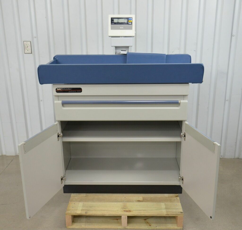 Midmark 409-006-206 Pediatric Examination Table W/ Tanita BWB-800 ...