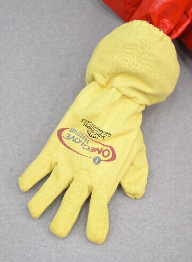 ONESuit Flash NFPA 1991, 2005 Protective Hazmat Suit Large Saint Gobain ...