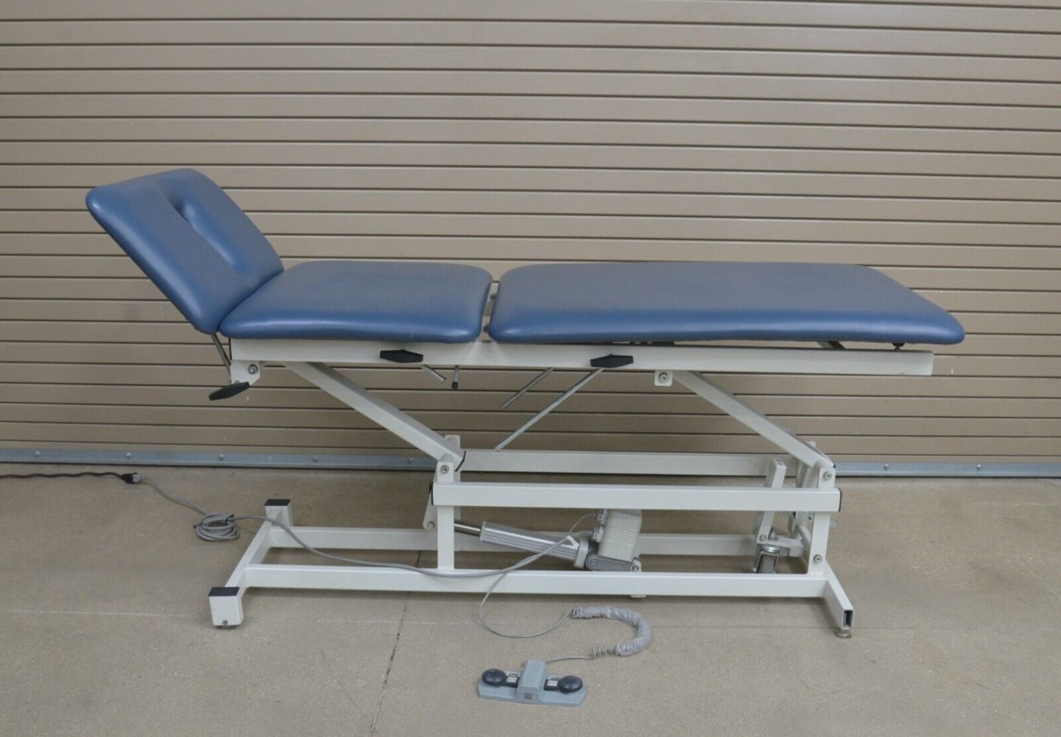 Armedica AM-350 Examination Table – Rhino Trade LLC