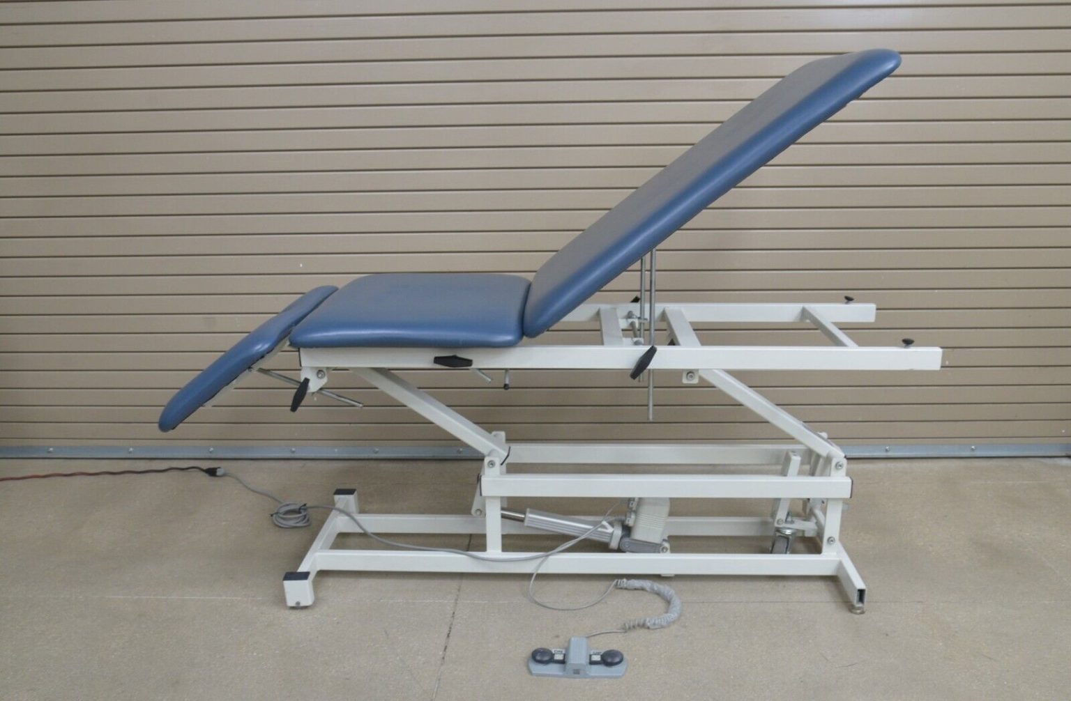 Armedica AM-350 Examination Table – Rhino Trade LLC