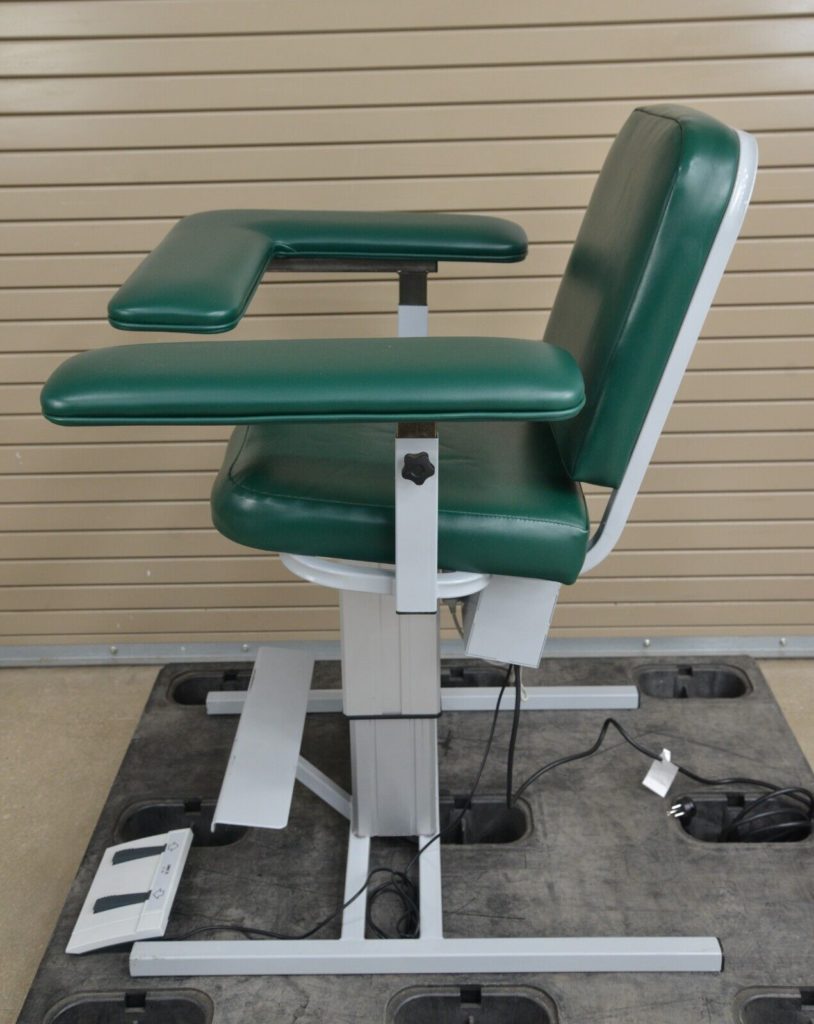 Custom Comfort Medtek 1202-LU/AP Phlebotomy Chair with Foot Pedal ...