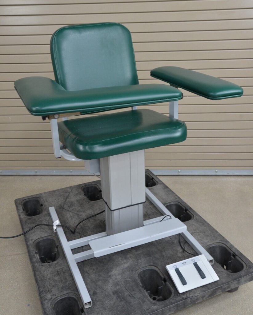 Custom Comfort Medtek 1202-LU/AP Phlebotomy Chair with Foot Pedal ...