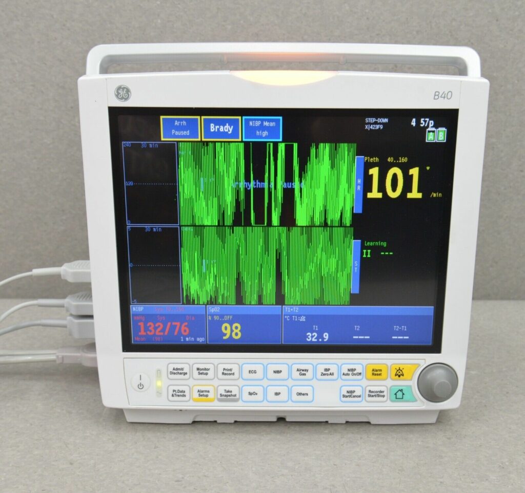 GE B40 Bedside Patient Monitor 2600040-003 W/ SpO2, Temp, ECG, & NiBP ...
