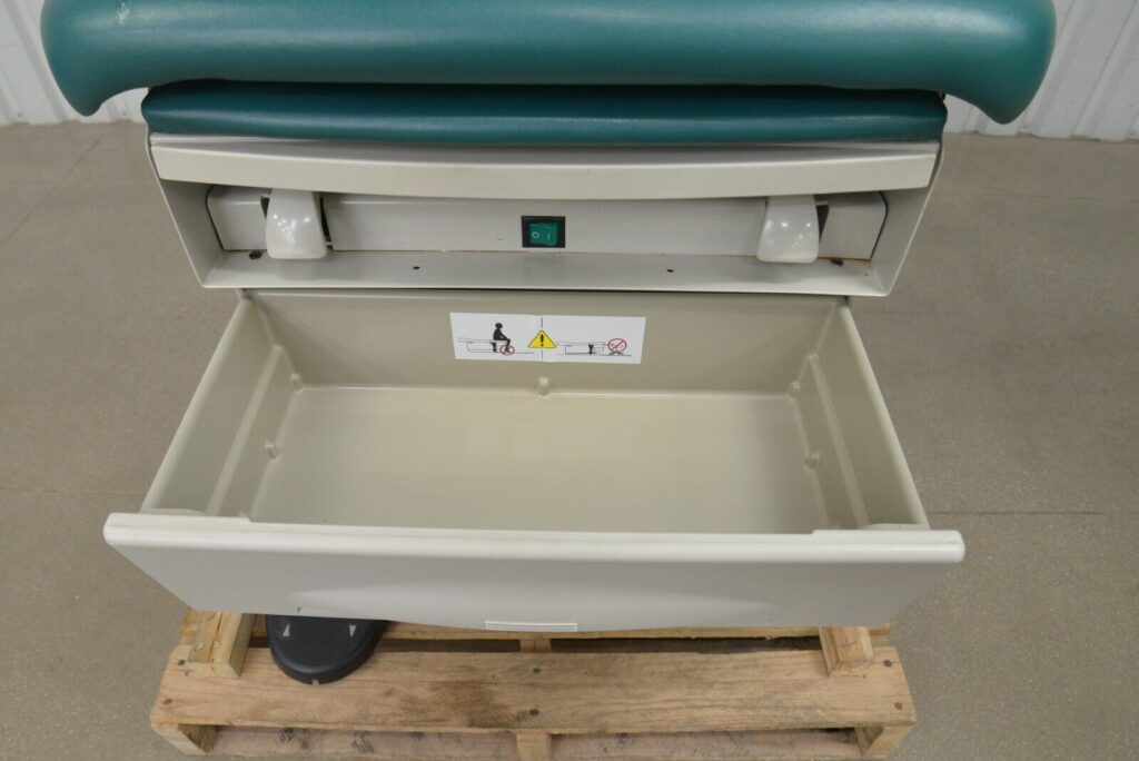 Midmark Ritter 222-008-203-4 Barrier Free Power Examination Chair w ...