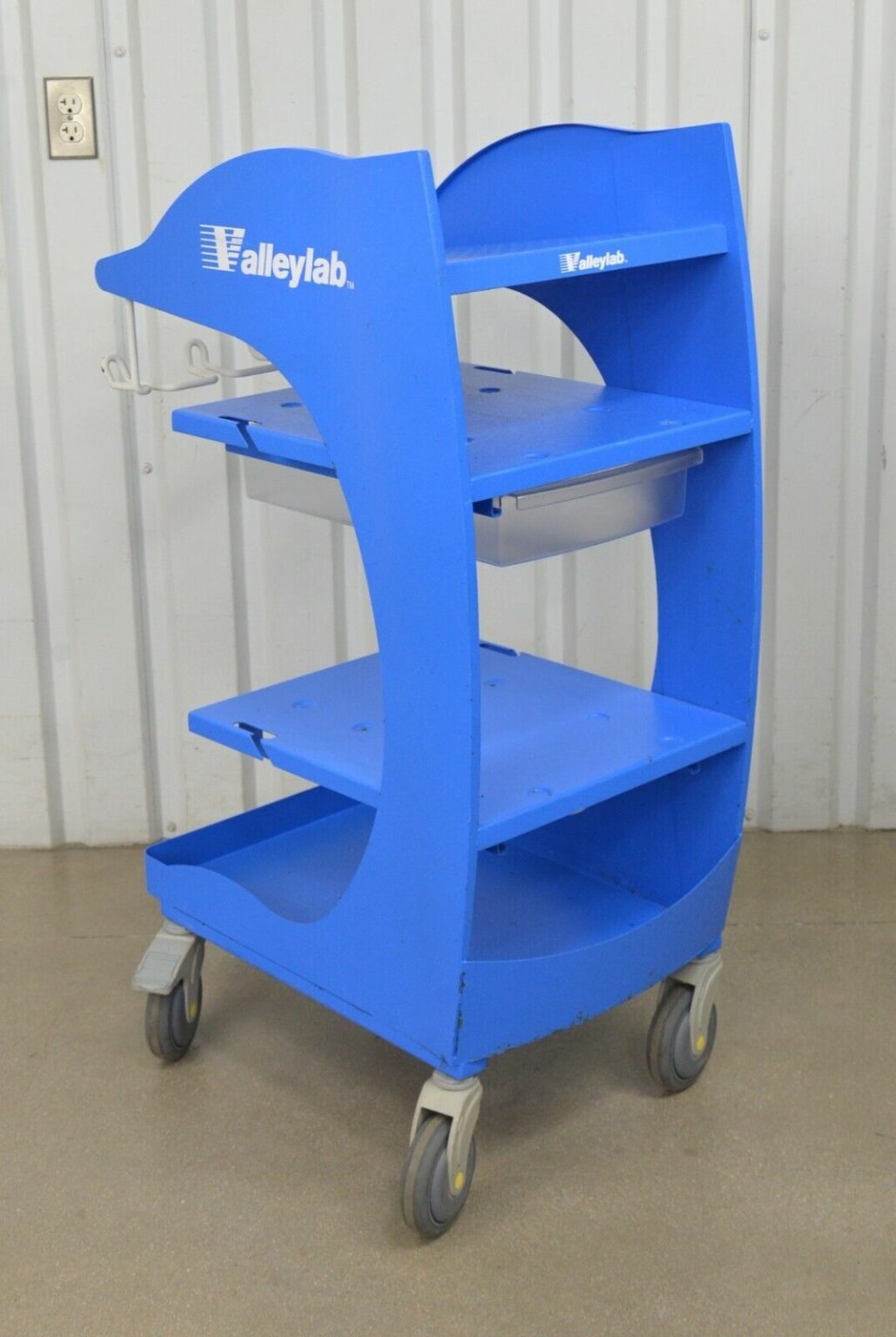 Valleylab Force Triad Rolling Trolley Cart System FT900 – Rhino Trade LLC