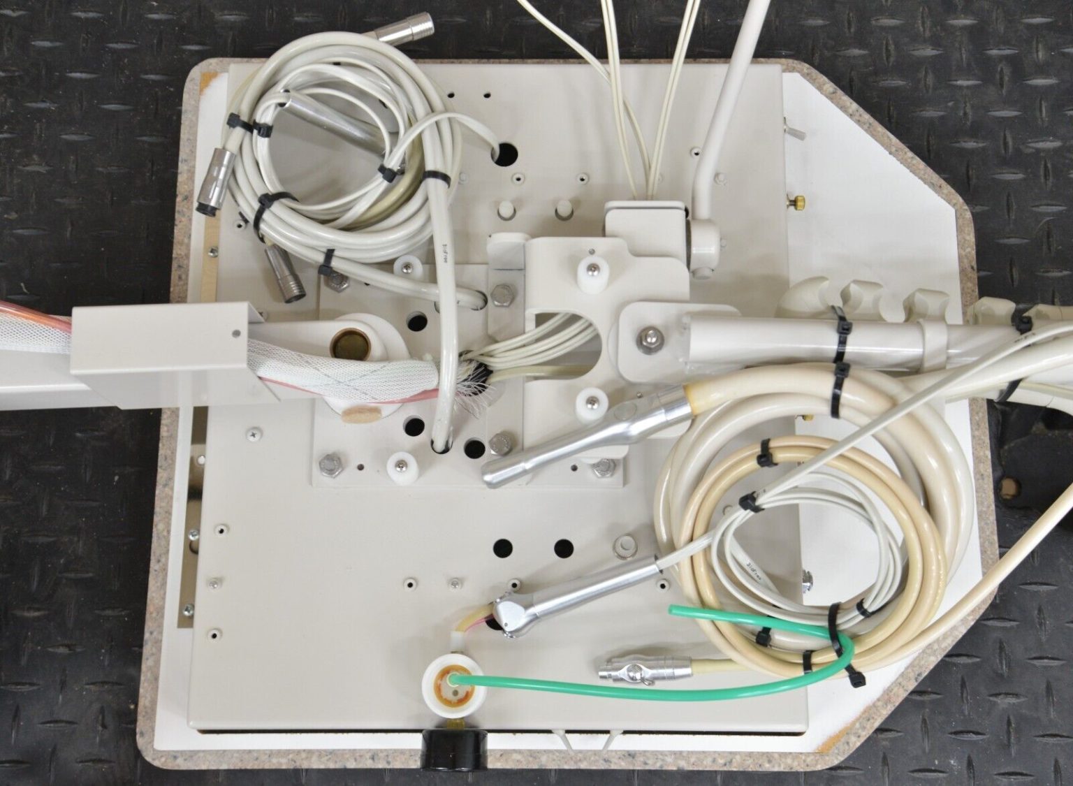 Pelton & Crane Galaxy TWS DentalEZ Rear Delivery Unit with Arm Mount ...