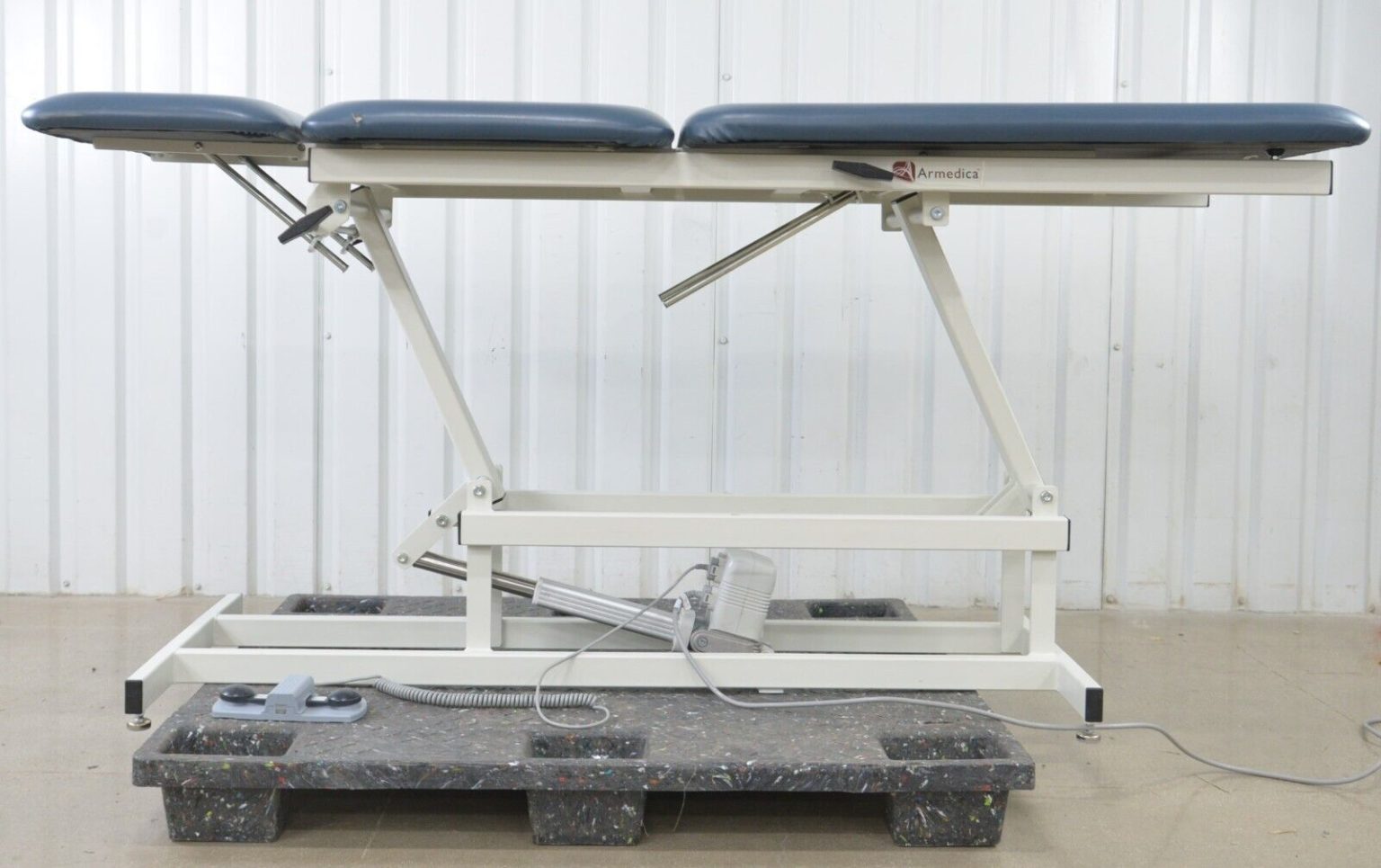 Armedica AM353 Hospital Exam Table – Rhino Trade LLC