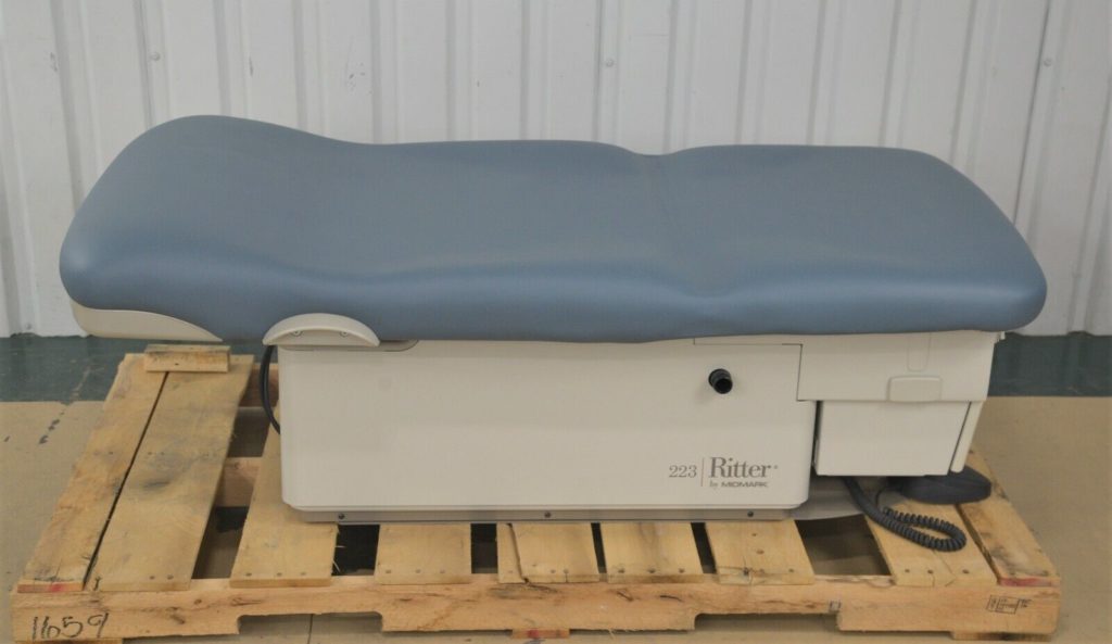 Midmark Ritter 223-016 Barrier Free Hi-Low Power Examination Chair w ...