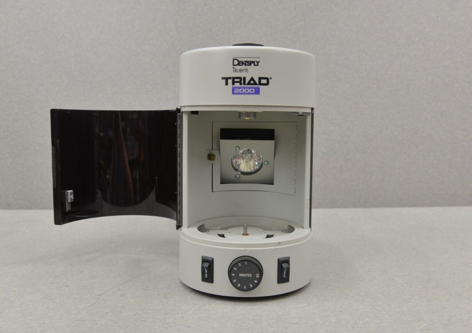 Dentsply Trubyte Triad 2000 Dental Visible Light Curing System – Rhino ...