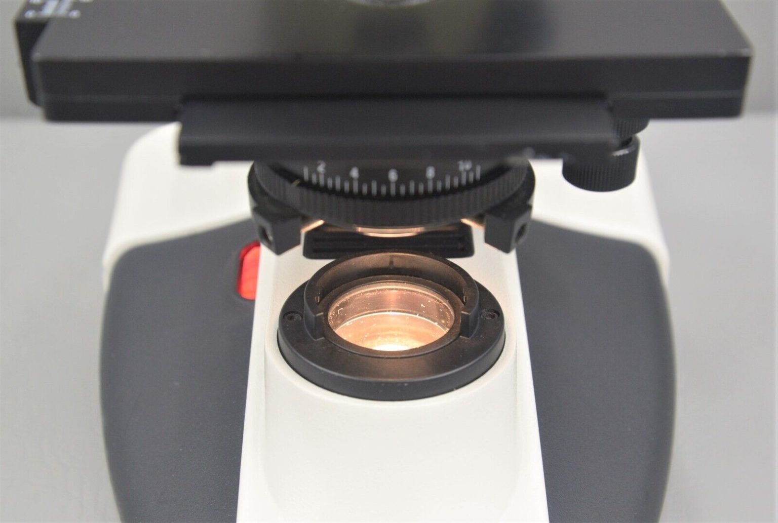 Leica DME Upright Compound Binocular Microscope w/ 4x 10x 40x ...