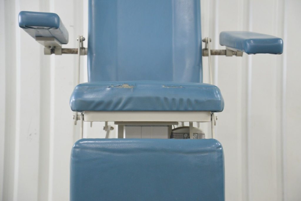 Phlebotomy Chairs UMF 8677 Phlebotomy Procedure Chair – Rhino Trade LLC