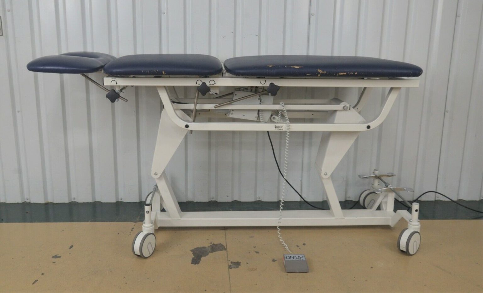 Sammons Preston AbilityOne 5990E Power Treatment Table w/ Footswitch ...