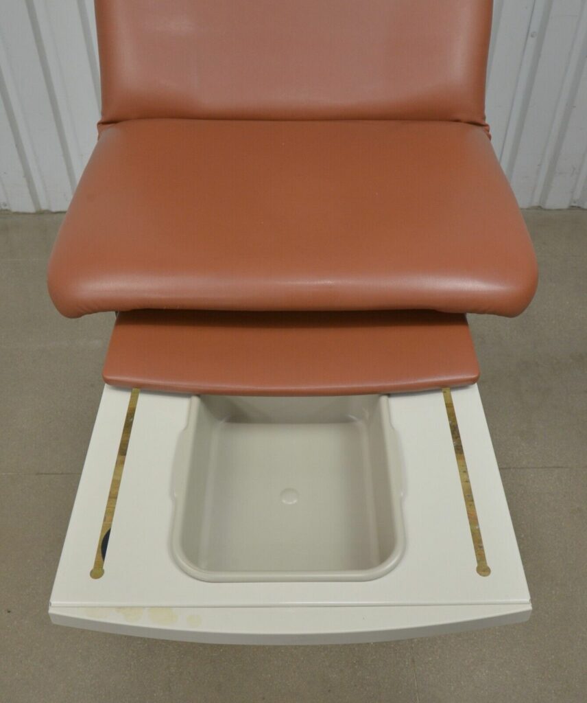 Midmark Ritter 222-015 Barrier Free Power Examination Chair w ...